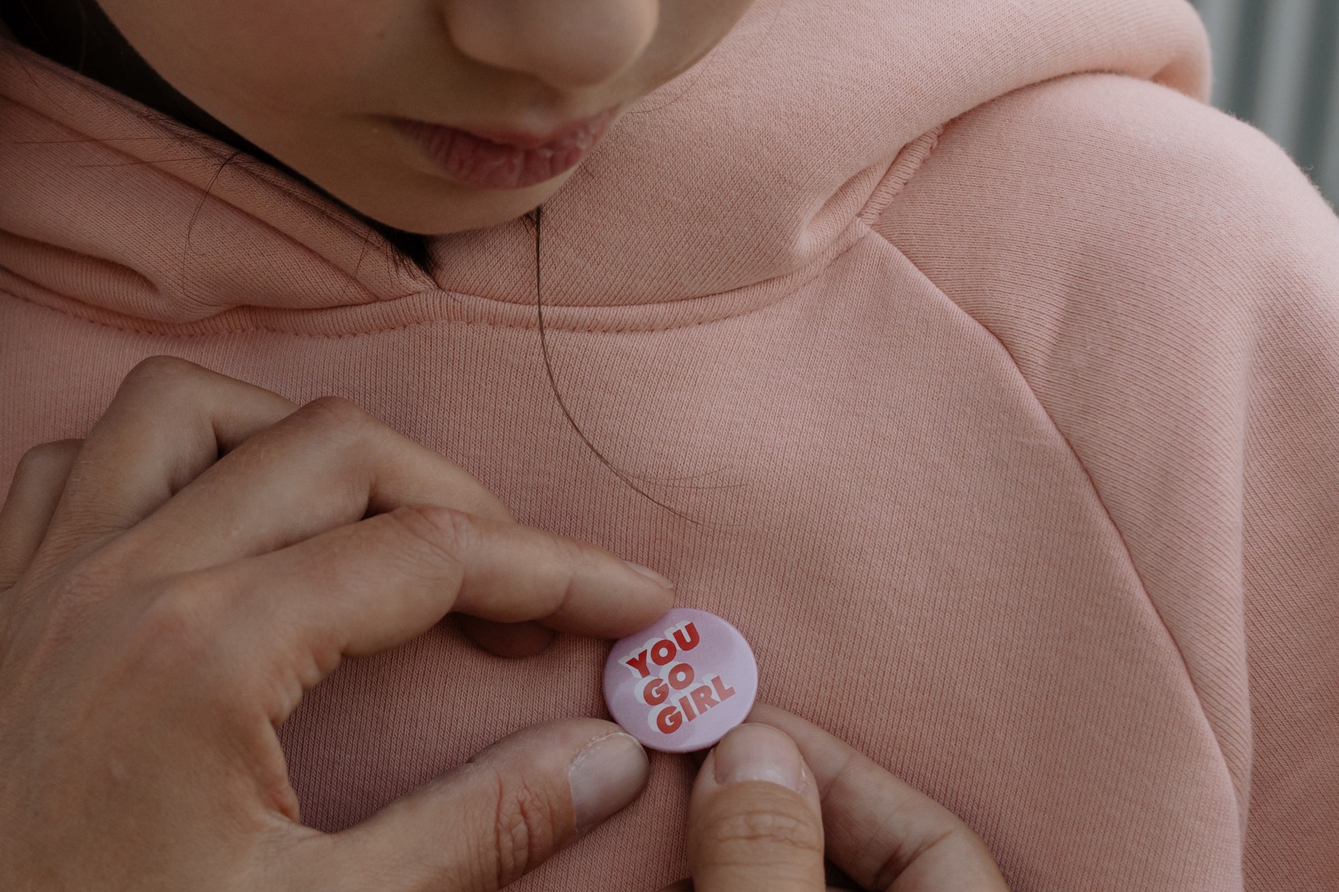 Custom Lapel Pins for Schools: Promoting School Spirit and More